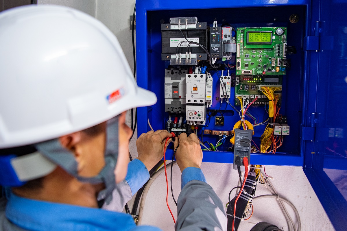 Vietnam Elevator Association Organizes Elevator Safety Certificate ...